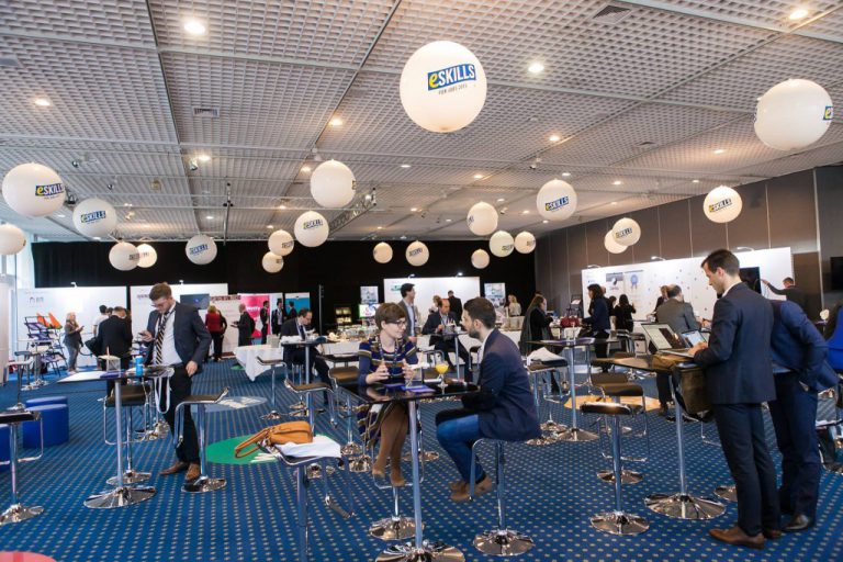 What kind of jobs are there in the ICT industry? • All Digital